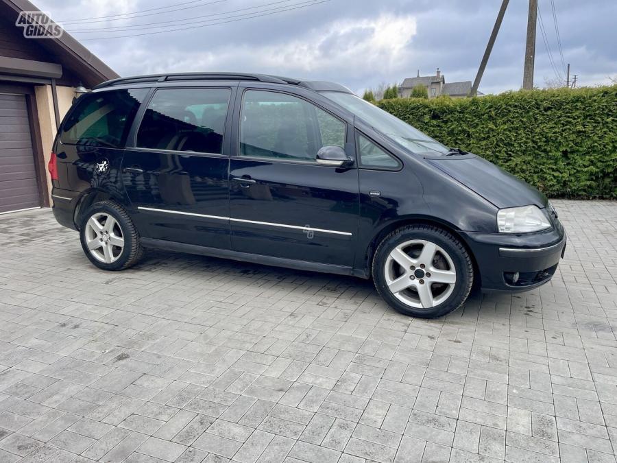 Black Volkswagen Sharan 2007 in Vilnius, with an engine capacity of 2.00 L and mileage of 354 thousand km for 2500 €, photo 1 on AUTOMOTO.COM.LV