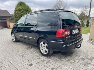 Black Volkswagen Sharan 2007 in Vilnius, with an engine capacity of 2.00 L and mileage of 354 thousand km for 2500 €, photo 5 on AUTOMOTO.COM.LV