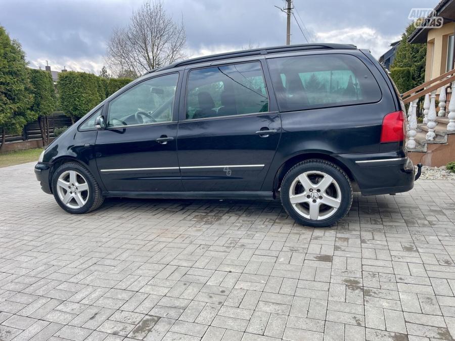 Black Volkswagen Sharan 2007 in Vilnius, with an engine capacity of 2.00 L and mileage of 354 thousand km for 2500 €, photo 9 on AUTOMOTO.COM.LV