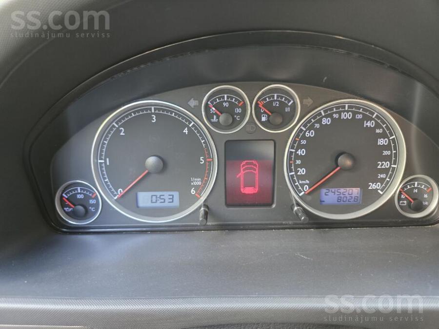 Black Volkswagen Sharan 2007 in Daugavpils, with an engine capacity of 2.00 L and mileage of 245 thousand km for 5400 €, photo 16 on AUTOMOTO.COM.LV