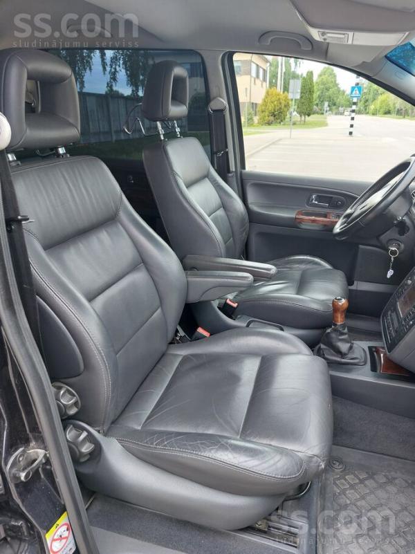 Black Volkswagen Sharan 2007 in Jekabpils, with an engine capacity of 2.00 L and mileage of 311 thousand km for 3800 €, photo 7 on AUTOMOTO.COM.LV