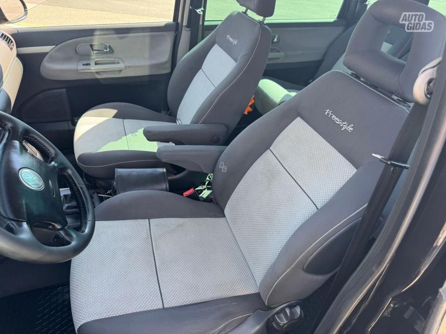 Melns Volkswagen Sharan 2007 Kauņa, ar dzinēja tilpumu 2.00 L un nobraukumu 444 tūkst. km par 2200 €, foto 17 vietnē AUTOMOTO.COM.LV