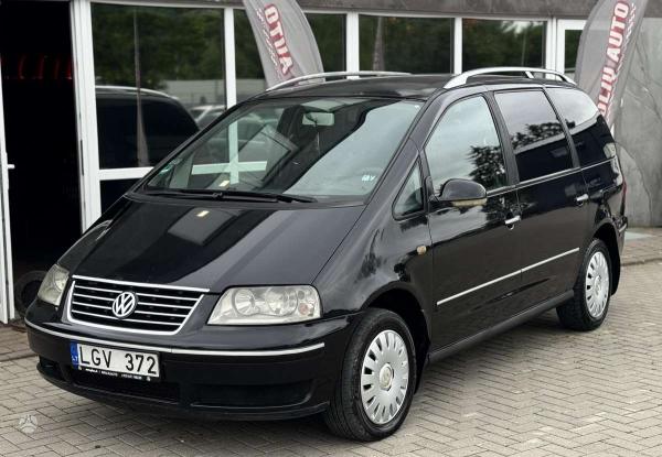 Black Volkswagen Sharan 2007 in Radviliskis, with an engine capacity of 1.90 L and mileage of 247 thousand km for 2950 €, photo 3 on AUTOMOTO.COM.LV