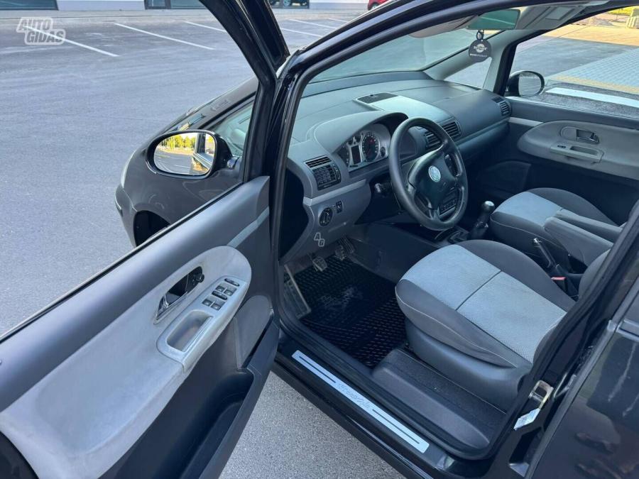Melns Volkswagen Sharan 2007 Kauņa, ar dzinēja tilpumu 2.00 L un nobraukumu 0 tūkst. km par 2000 €, foto 12 vietnē AUTOMOTO.COM.LV
