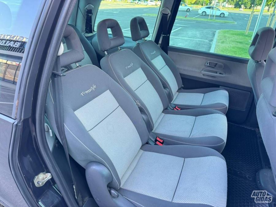 Melns Volkswagen Sharan 2007 Kauņa, ar dzinēja tilpumu 2.00 L un nobraukumu 0 tūkst. km par 2000 €, foto 17 vietnē AUTOMOTO.COM.LV