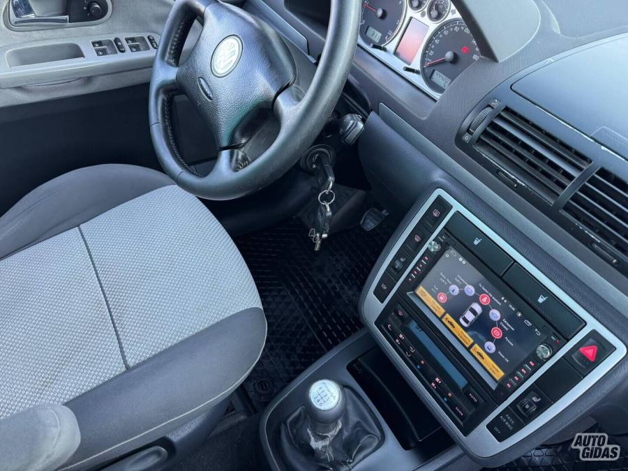 Melns Volkswagen Sharan 2007 Kauņa, ar dzinēja tilpumu 2.00 L un nobraukumu 0 tūkst. km par 2000 €, foto 19 vietnē AUTOMOTO.COM.LV