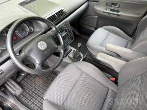 Melns Volkswagen Sharan 2007 Rīga, ar dzinēja tilpumu 2.00 L un nobraukumu 330 tūkst. km par 4200 €, foto 11 vietnē AUTOMOTO.COM.LV