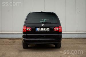 Melns Volkswagen Sharan 2007 Jelgava, ar dzinēja tilpumu 1.90 L un nobraukumu 290 tūkst. km par 4000 €, foto 6 vietnē AUTOMOTO.COM.LV
