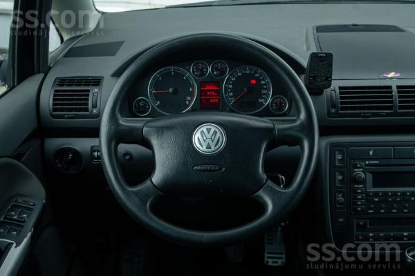 Melns Volkswagen Sharan 2007 Jelgava, ar dzinēja tilpumu 1.90 L un nobraukumu 290 tūkst. km par 4000 €, foto 11 vietnē AUTOMOTO.COM.LV