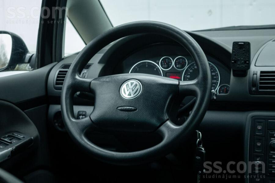 Melns Volkswagen Sharan 2007 Jelgava, ar dzinēja tilpumu 1.90 L un nobraukumu 290 tūkst. km par 4000 €, foto 12 vietnē AUTOMOTO.COM.LV