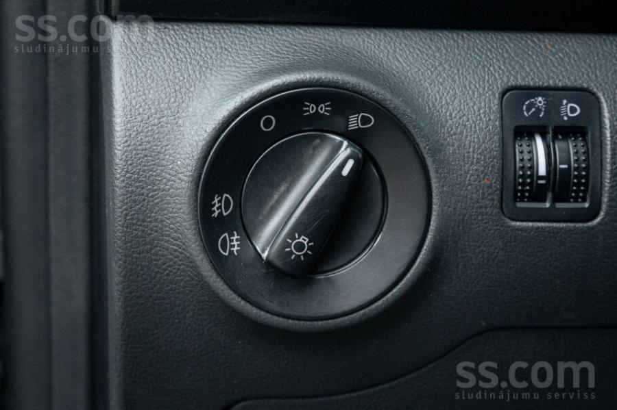 Melns Volkswagen Sharan 2007 Jelgava, ar dzinēja tilpumu 1.90 L un nobraukumu 290 tūkst. km par 4000 €, foto 17 vietnē AUTOMOTO.COM.LV