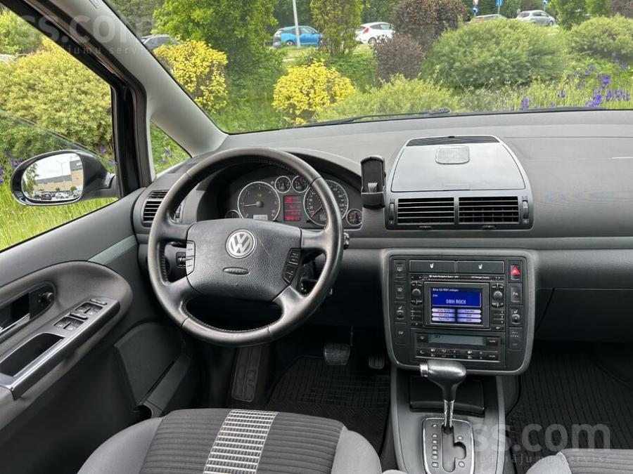 Melns Volkswagen Sharan 2008 Rīga, ar dzinēja tilpumu 1.90 L un nobraukumu 297 tūkst. km par 1900 €, foto 16 vietnē AUTOMOTO.COM.LV