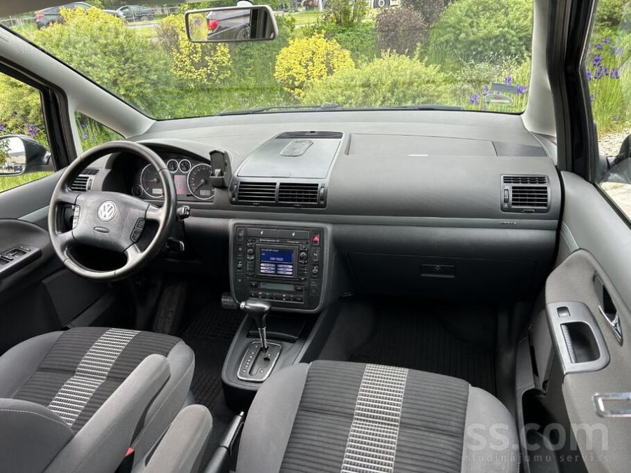 Melns Volkswagen Sharan 2008 Rīga, ar dzinēja tilpumu 1.90 L un nobraukumu 297 tūkst. km par 1900 €, foto 18 vietnē AUTOMOTO.COM.LV