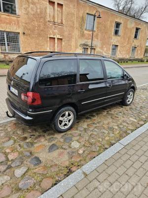 Black Volkswagen Sharan 2008 in Daugavpils, with an engine capacity of 1.90 L and mileage of 273 thousand km for 4750 €, photo 6 on AUTOMOTO.COM.LV