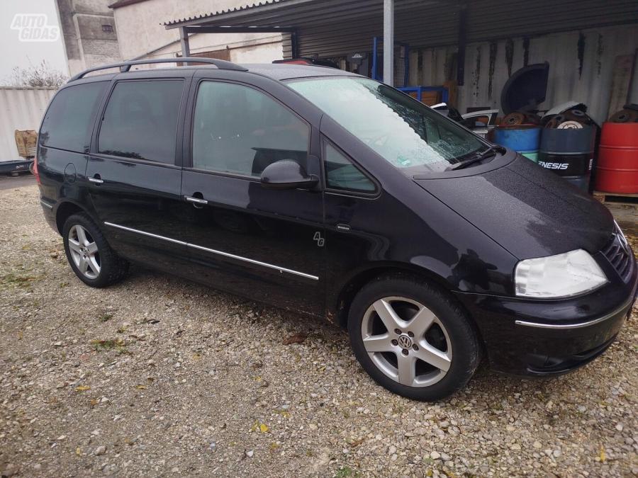 Black Volkswagen Sharan 2008 in Utena, with an engine capacity of 2.00 L and mileage of 256 thousand km for 4750 €, photo 1 on AUTOMOTO.COM.LV