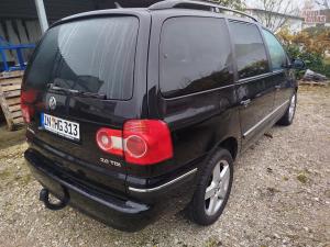 Black Volkswagen Sharan 2008 in Utena, with an engine capacity of 2.00 L and mileage of 256 thousand km for 4750 €, photo 5 on AUTOMOTO.COM.LV
