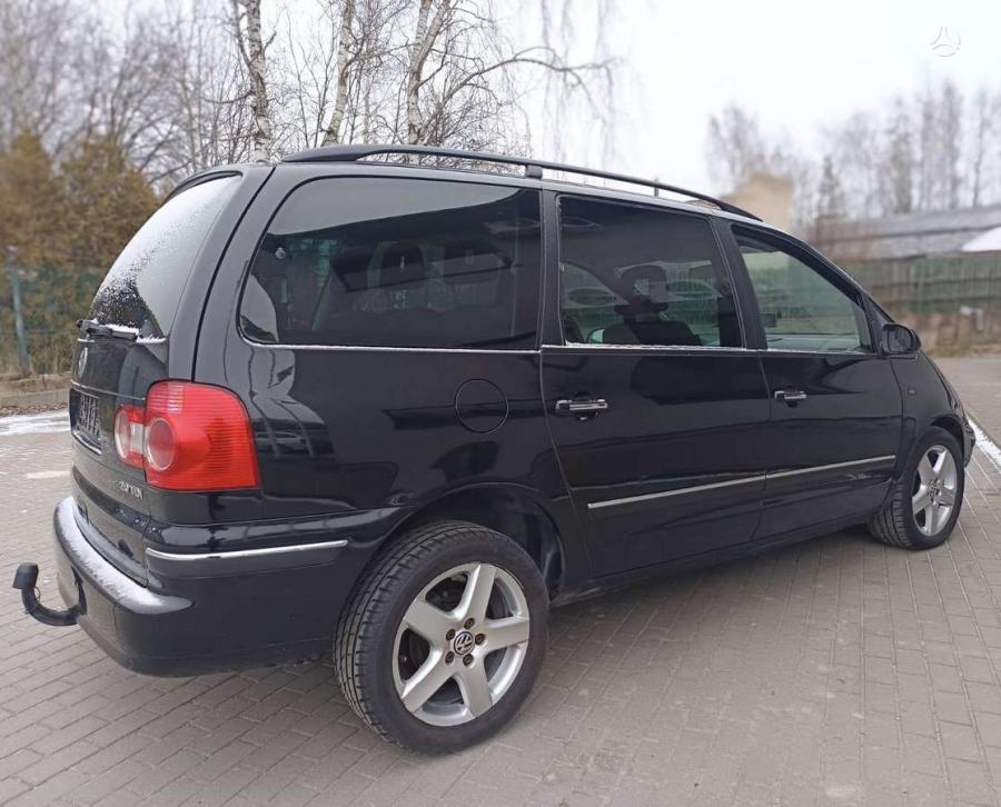 Melns Volkswagen Sharan 2008 Utena, ar dzinēja tilpumu 1.97 L un nobraukumu 256 tūkst. km par 4950 €, foto 1 vietnē AUTOMOTO.COM.LV