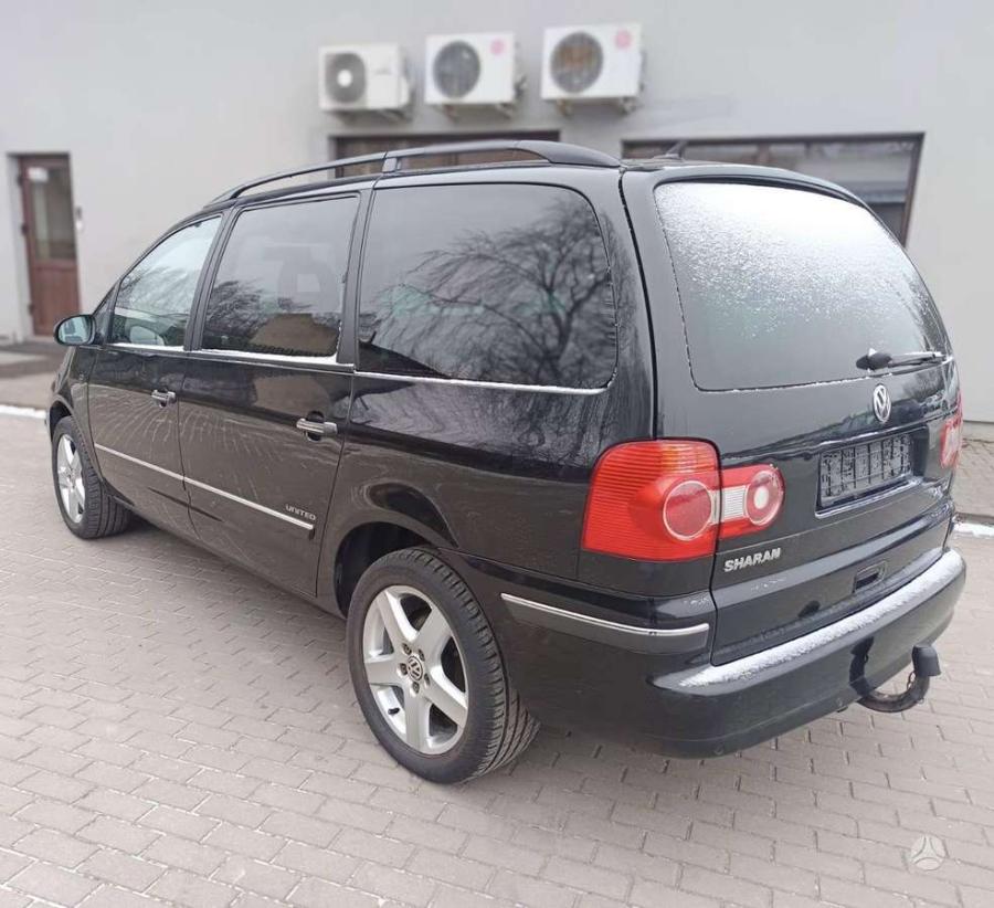 Melns Volkswagen Sharan 2008 Utena, ar dzinēja tilpumu 1.97 L un nobraukumu 256 tūkst. km par 4950 €, foto 3 vietnē AUTOMOTO.COM.LV