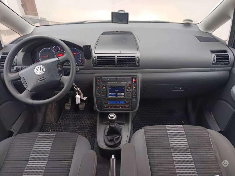 Melns Volkswagen Sharan 2008 Utena, ar dzinēja tilpumu 1.97 L un nobraukumu 256 tūkst. km par 4950 €, foto 10 vietnē AUTOMOTO.COM.LV