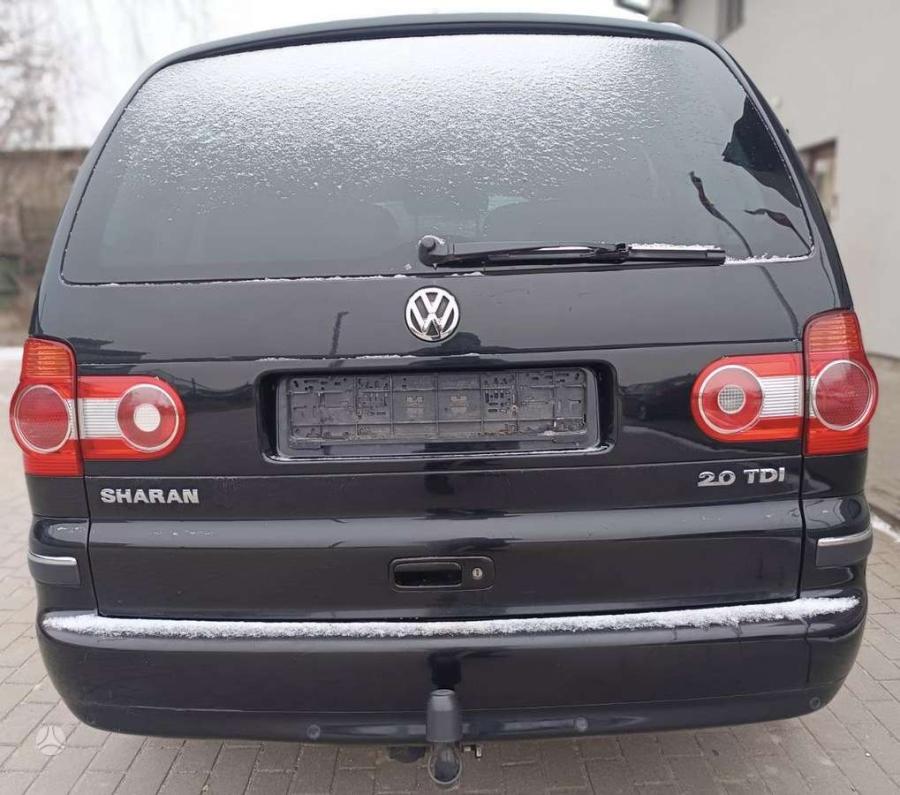 Melns Volkswagen Sharan 2008 Utena, ar dzinēja tilpumu 1.97 L un nobraukumu 256 tūkst. km par 4950 €, foto 11 vietnē AUTOMOTO.COM.LV