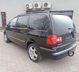 Black Volkswagen Sharan 2008 in Utena, with an engine capacity of 2.00 L and mileage of 256 thousand km for 4950 €, photo 3 on AUTOMOTO.COM.LV