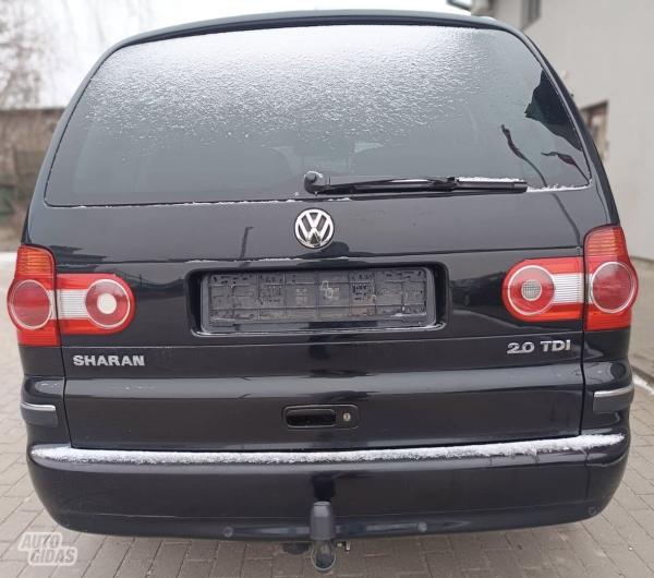 Black Volkswagen Sharan 2008 in Utena, with an engine capacity of 2.00 L and mileage of 256 thousand km for 4950 €, photo 8 on AUTOMOTO.COM.LV