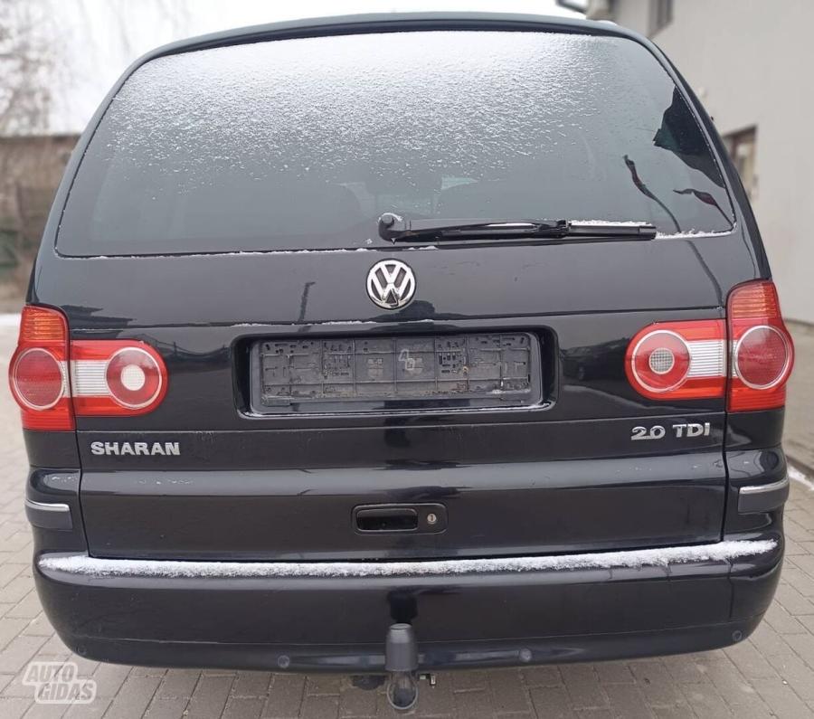 Black Volkswagen Sharan 2008 in Utena, with an engine capacity of 2.00 L and mileage of 256 thousand km for 4950 €, photo 8 on AUTOMOTO.COM.LV