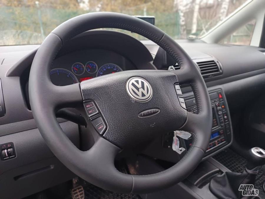 Black Volkswagen Sharan 2008 in Utena, with an engine capacity of 2.00 L and mileage of 256 thousand km for 4950 €, photo 11 on AUTOMOTO.COM.LV