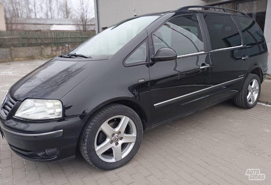 Black Volkswagen Sharan 2008 in Utena, with an engine capacity of 2.00 L and mileage of 256 thousand km for 4950 €, photo 29 on AUTOMOTO.COM.LV