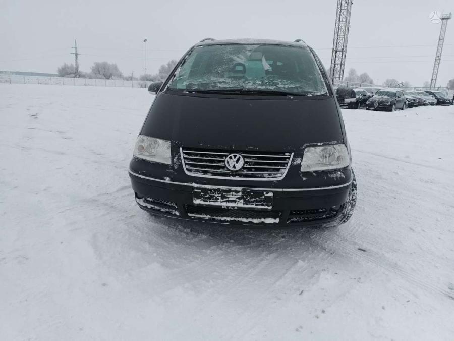 Melns Volkswagen Sharan 2008 Marijampole, ar dzinēja tilpumu 1.96 L un nobraukumu 241 tūkst. km par 3650 €, foto 1 vietnē AUTOMOTO.COM.LV