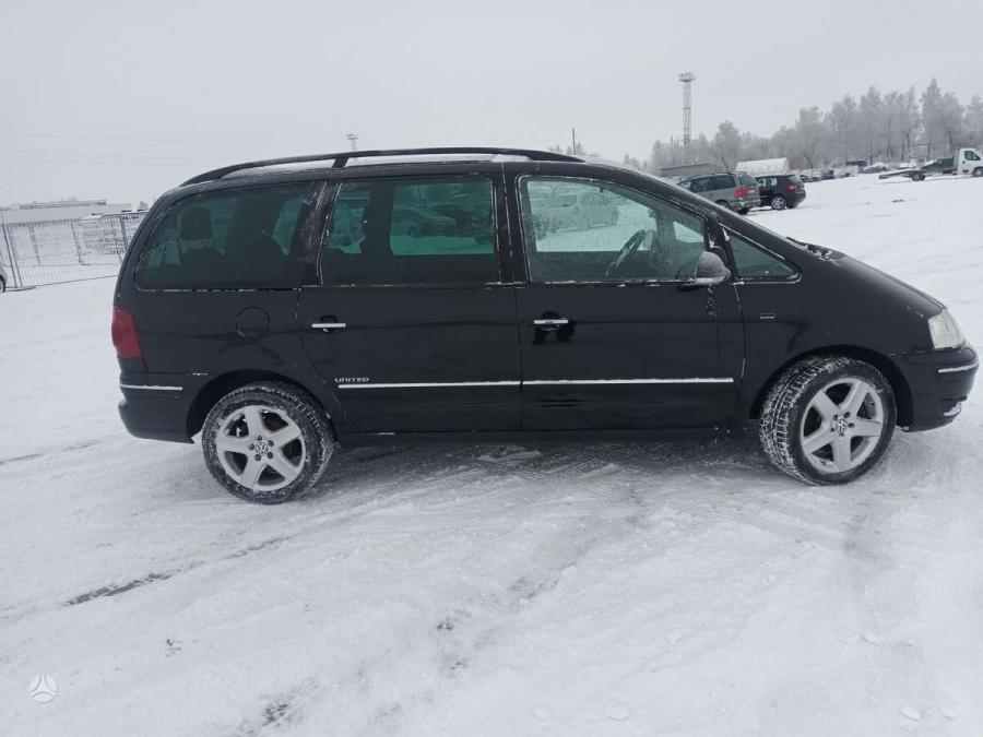 Melns Volkswagen Sharan 2008 Marijampole, ar dzinēja tilpumu 1.96 L un nobraukumu 241 tūkst. km par 3650 €, foto 7 vietnē AUTOMOTO.COM.LV