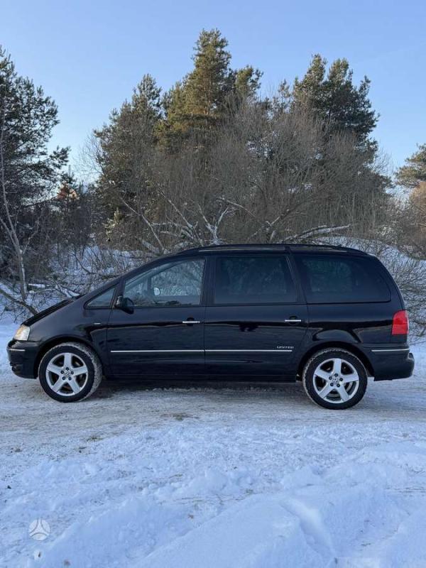 Melns Volkswagen Sharan 2008 Utena, ar dzinēja tilpumu 1.97 L un nobraukumu 256 tūkst. km par 4950 €, foto 7 vietnē AUTOMOTO.COM.LV