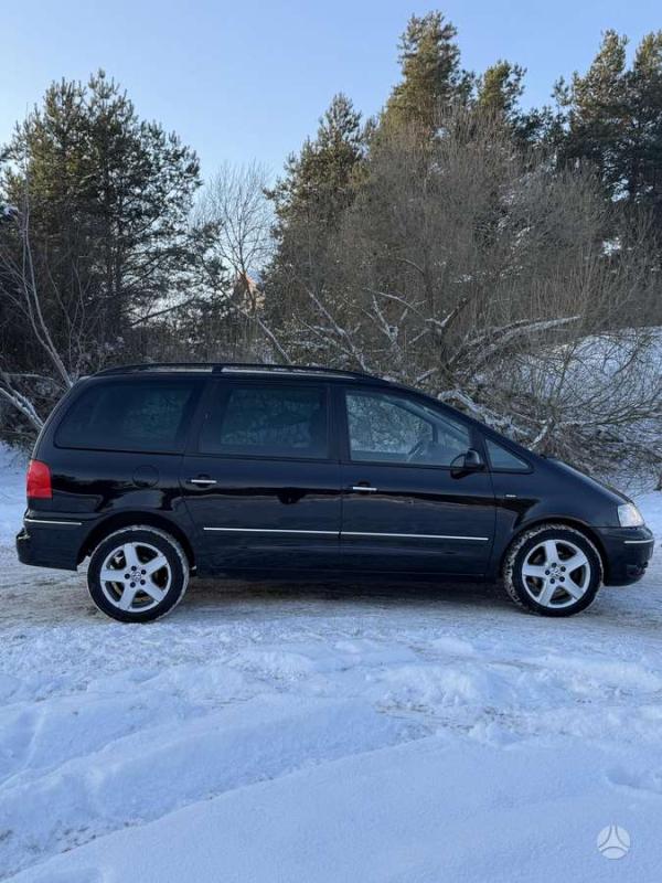 Melns Volkswagen Sharan 2008 Utena, ar dzinēja tilpumu 1.97 L un nobraukumu 256 tūkst. km par 4950 €, foto 9 vietnē AUTOMOTO.COM.LV