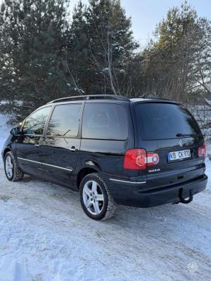 Black Volkswagen Sharan 2008 in Utena, with an engine capacity of 1.97 L and mileage of 256 thousand km for 4950 €, photo 11 on AUTOMOTO.COM.LV