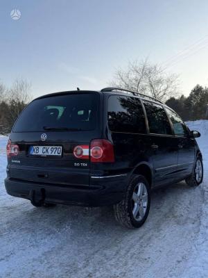 Black Volkswagen Sharan 2008 in Utena, with an engine capacity of 1.97 L and mileage of 256 thousand km for 4950 €, photo 13 on AUTOMOTO.COM.LV