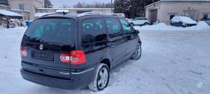 Black Volkswagen Sharan 2008 in Prienai, with an engine capacity of 2.00 L and mileage of 254 thousand km for 4499 €, photo 4 on AUTOMOTO.COM.LV