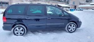 Black Volkswagen Sharan 2008 in Prienai, with an engine capacity of 2.00 L and mileage of 254 thousand km for 4499 €, photo 5 on AUTOMOTO.COM.LV