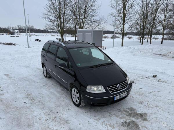 Melns Volkswagen Sharan 2008 Kėdainiai, ar dzinēja tilpumu 1.97 L un nobraukumu 270 tūkst. km par 3900 €, foto 1 vietnē AUTOMOTO.COM.LV