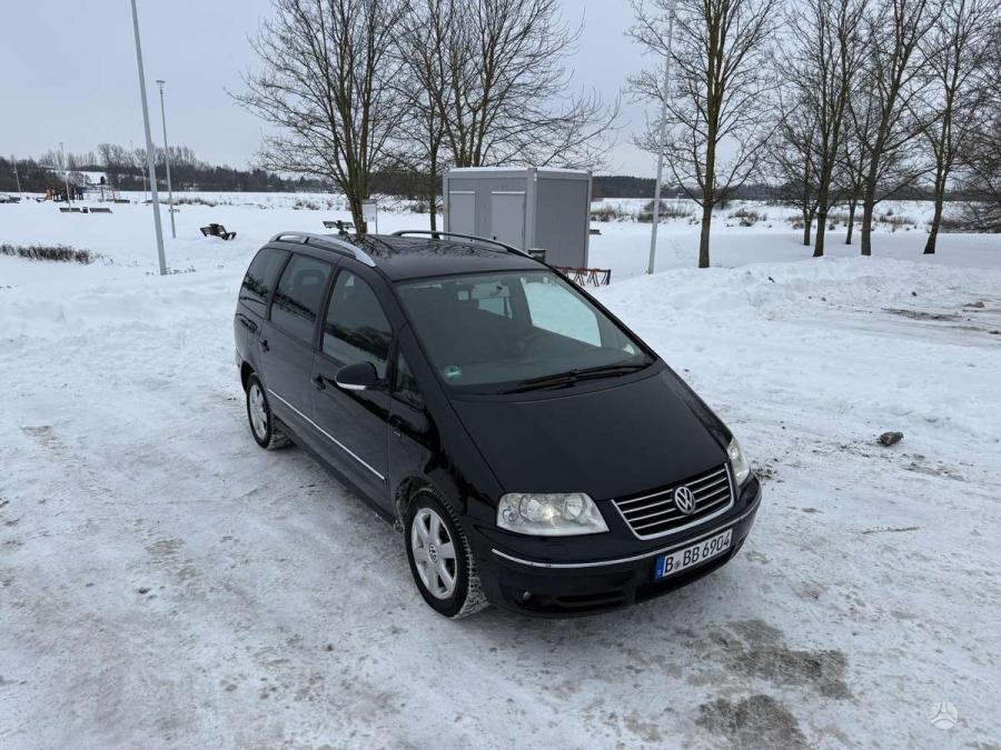 Melns Volkswagen Sharan 2008 Kėdainiai, ar dzinēja tilpumu 1.97 L un nobraukumu 270 tūkst. km par 3900 €, foto 1 vietnē AUTOMOTO.COM.LV