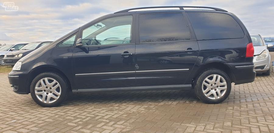 Black Volkswagen Sharan 2008 in Kedainiai, with an engine capacity of 1.90 L and mileage of 235 thousand km for 3600 €, photo 2 on AUTOMOTO.COM.LV