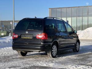 Melns Volkswagen Sharan 2008 Šauļi, ar dzinēja tilpumu 1.97 L un nobraukumu 299 tūkst. km par 3650 €, foto 9 vietnē AUTOMOTO.COM.LV
