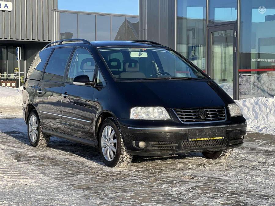 Black Volkswagen Sharan 2008 in Siauliai, with an engine capacity of 1.97 L and mileage of 299 thousand km for 3650 €, photo 2 on AUTOMOTO.COM.LV