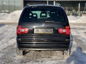 Black Volkswagen Sharan 2008 in Siauliai, with an engine capacity of 1.97 L and mileage of 299 thousand km for 3650 €, photo 7 on AUTOMOTO.COM.LV