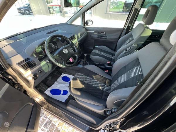 Melns Volkswagen Sharan 2008 Šauļi, ar dzinēja tilpumu 1.97 L un nobraukumu 299 tūkst. km par 3650 €, foto 11 vietnē AUTOMOTO.COM.LV