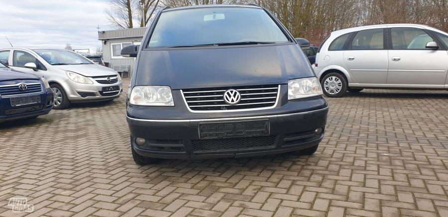 Black Volkswagen Sharan 2008 in Kedainiai, with an engine capacity of 1.80 L and mileage of 235 thousand km for 3800 €, photo 8 on AUTOMOTO.COM.LV