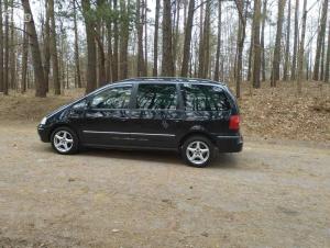 Black Volkswagen Sharan 2008 in Vilnius, with an engine capacity of 2.00 L and mileage of 285 thousand km for 2999 €, photo 2 on AUTOMOTO.COM.LV