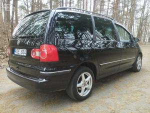 Black Volkswagen Sharan 2008 in Vilnius, with an engine capacity of 2.00 L and mileage of 285 thousand km for 2999 €, photo 5 on AUTOMOTO.COM.LV