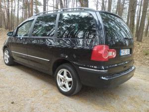 Black Volkswagen Sharan 2008 in Vilnius, with an engine capacity of 2.00 L and mileage of 285 thousand km for 2999 €, photo 6 on AUTOMOTO.COM.LV