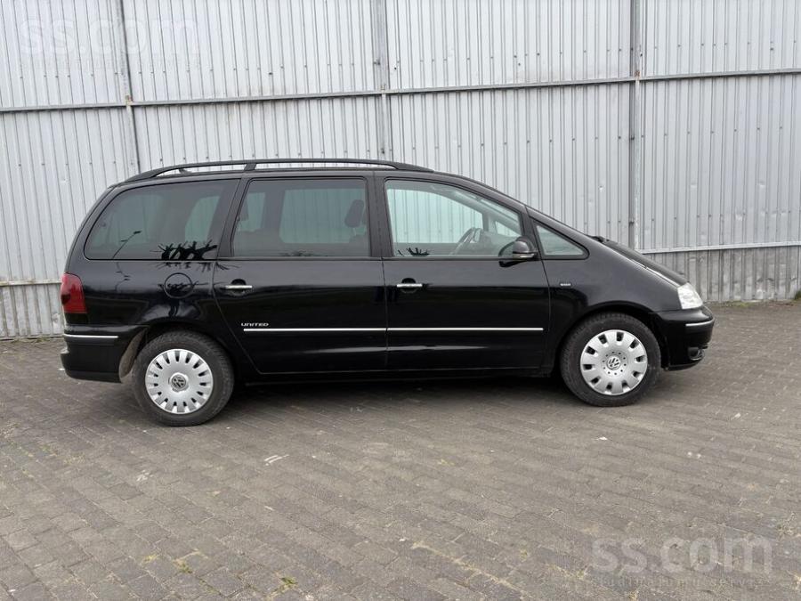 Melns Volkswagen Sharan 2008 Ogre, ar dzinēja tilpumu 2.00 L un nobraukumu 278 tūkst. km par 4200 €, foto 1 vietnē AUTOMOTO.COM.LV