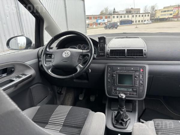 Melns Volkswagen Sharan 2008 Ogre, ar dzinēja tilpumu 2.00 L un nobraukumu 278 tūkst. km par 4200 €, foto 9 vietnē AUTOMOTO.COM.LV